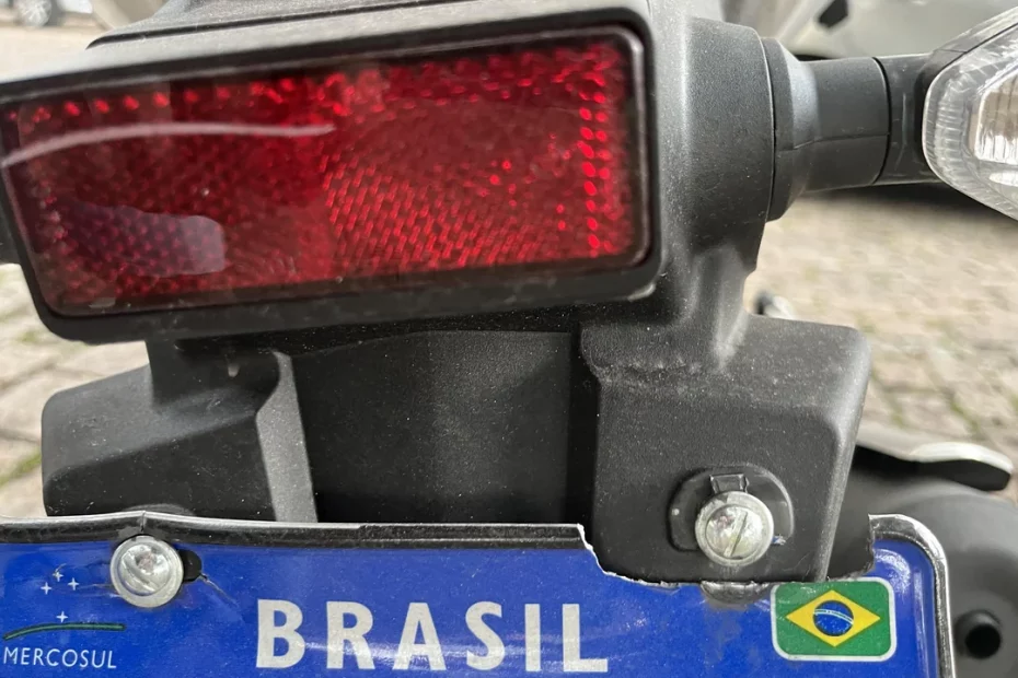Placa da moto quebrada, tudo que eu preciso saber para fazer uma placa ...